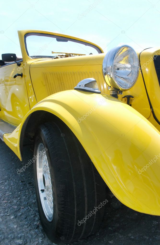 Classic yellow car – Stock Editorial Photo © joyfull #1026262