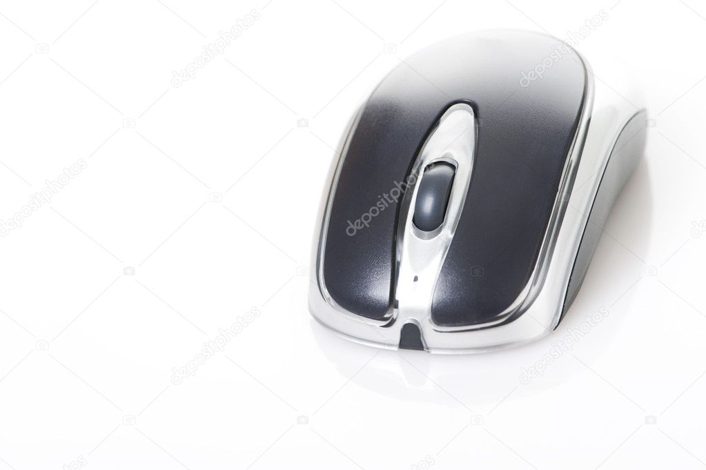 ratón de ordenador aislado sobre fondo blanco 2024
