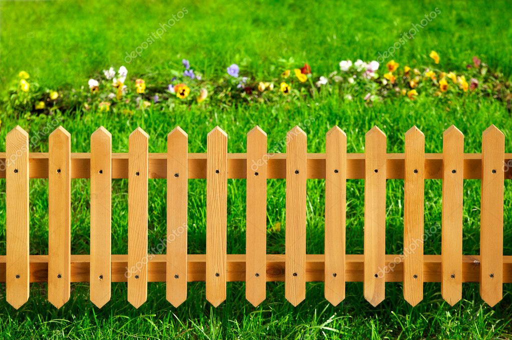 Wooden garden fence — Stock Photo © Sergios #2002339