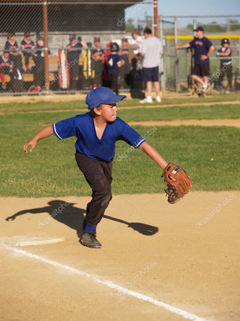 Little league baseball first baseman Stock Photo by ©cfarmer 2614950